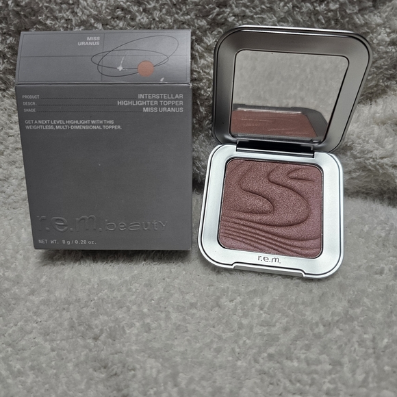 R.E.M. Beauty | Makeup | Rem Beauty Interstellar Highlighter Topper In ...
